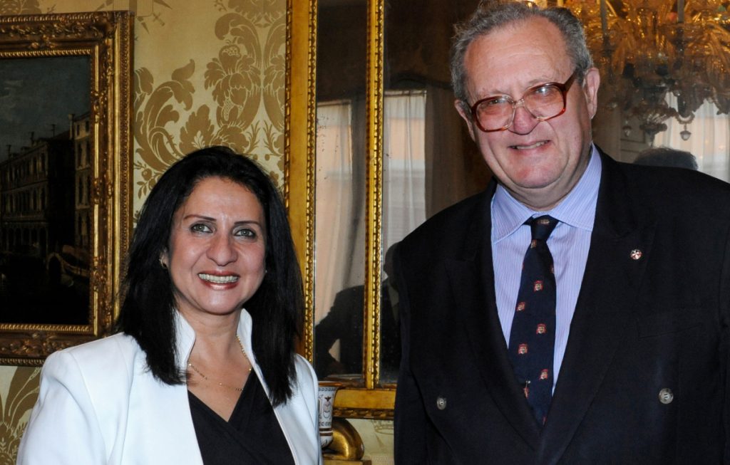 Die bürgermeisterin von Bethlehem, Vera Baboun, vom Grossmeister des ...